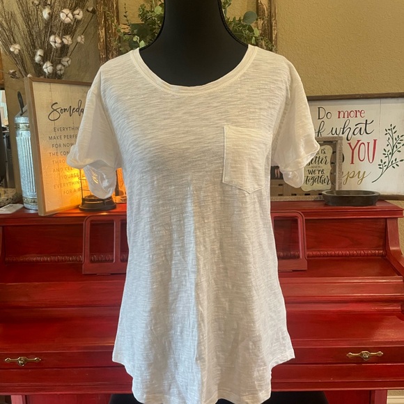 a.n.a | Tops | Ana White Boxy Crop Cap Sleeve Tshirt | Poshmark